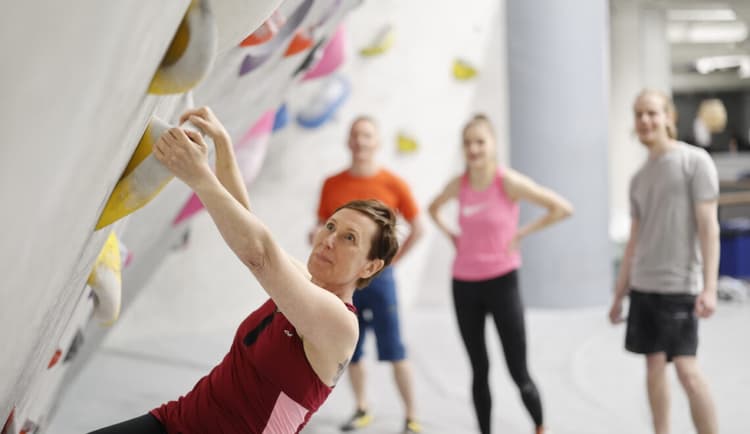 Salmisaaren liikuntakeskus - Varaa Happensista - Happens.fi